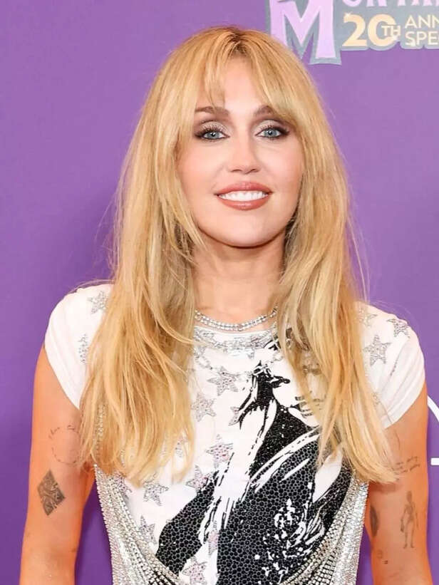 ‘Which is also creepy’: Miley Cyrus teases fan-turned-neighbour Alex ...