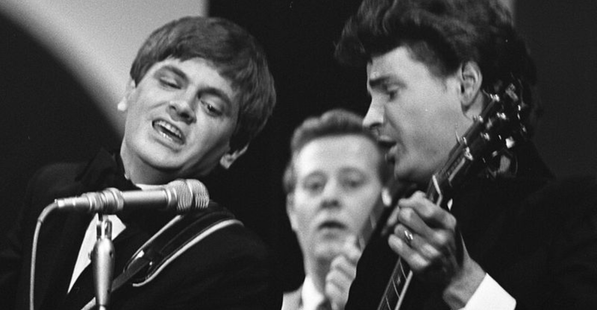 17 country music duos & groups that shaped the sound of Nashville