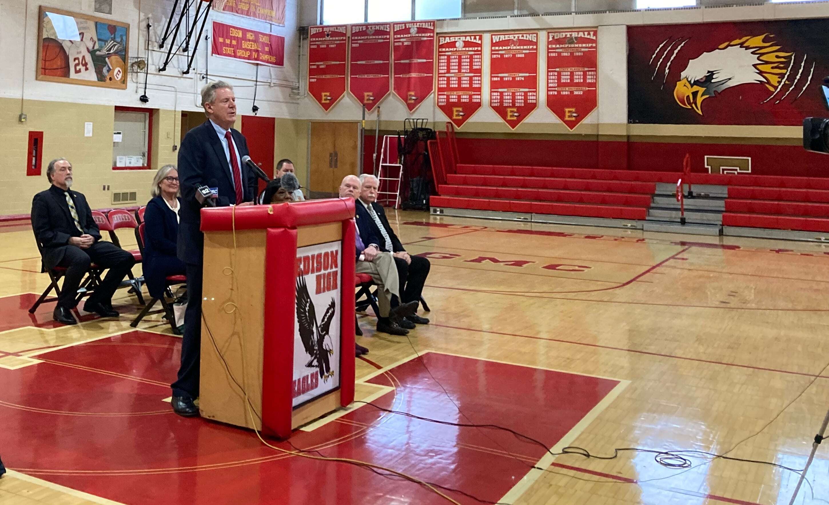 Sudden cardiac arrest in young NJ athletes: Are schools prepared to ...