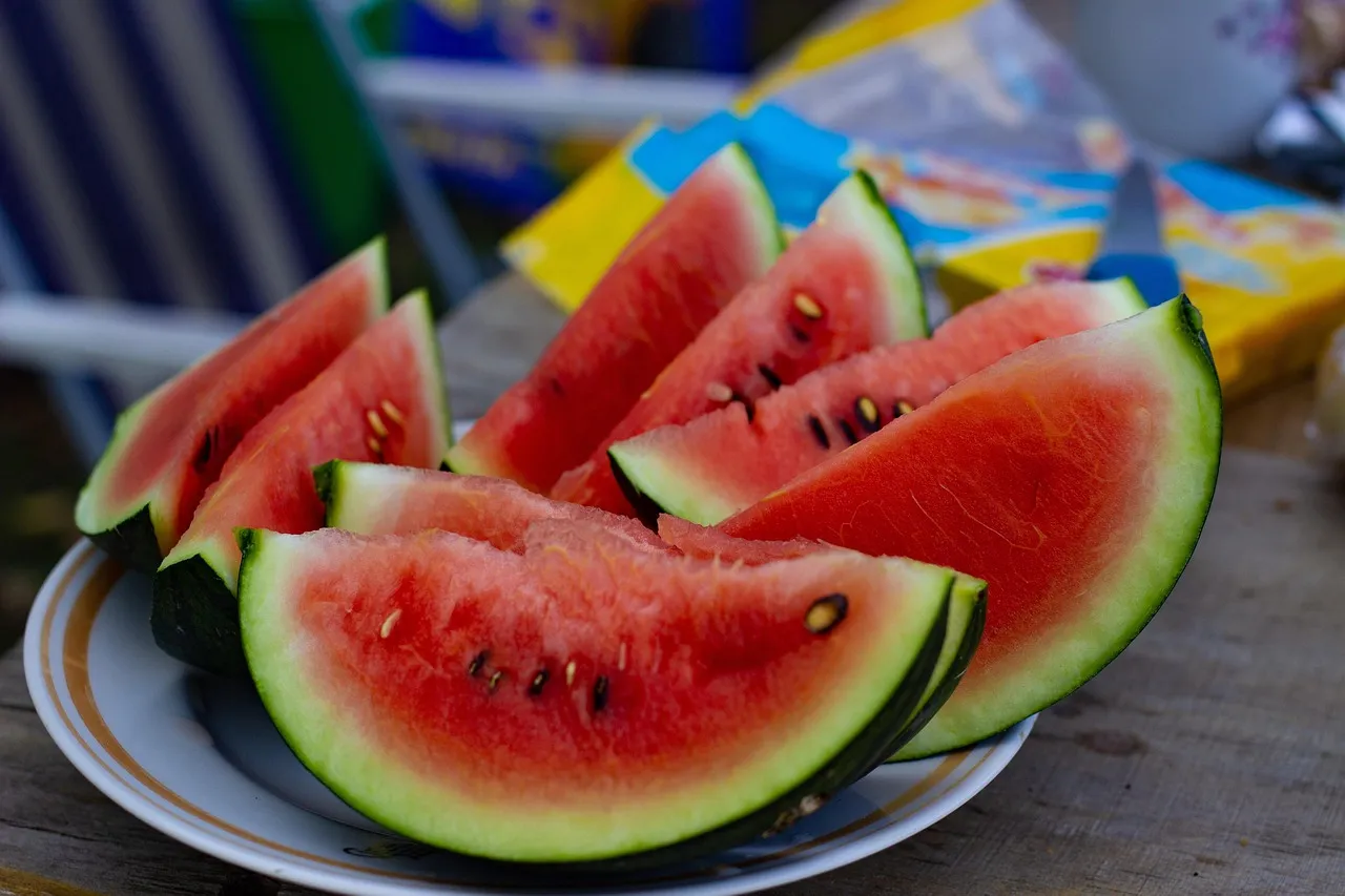 10 hydrating foods that are way more fun than drinking plain water