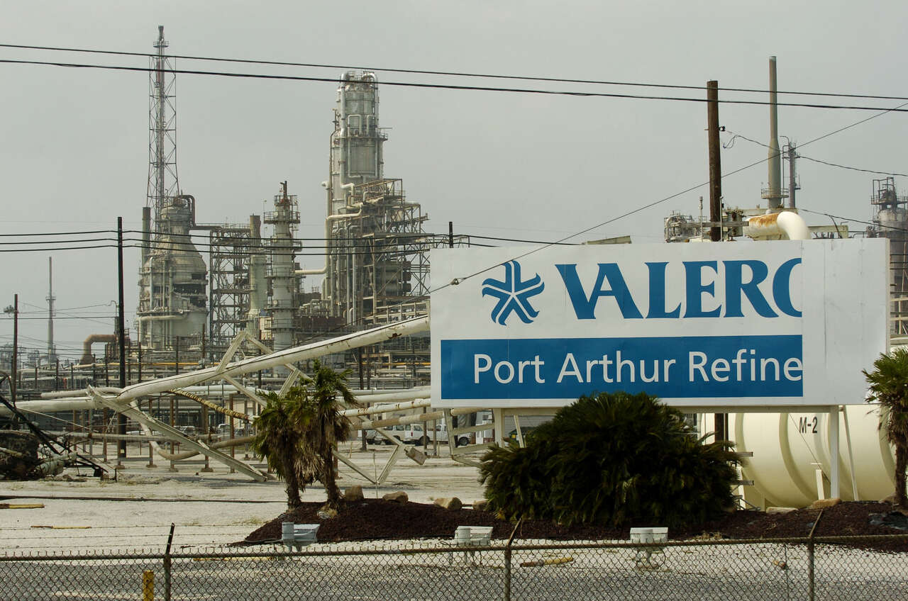 Explosion at Port Arthur Valero refinery prompts 12-hour shelter-in ...