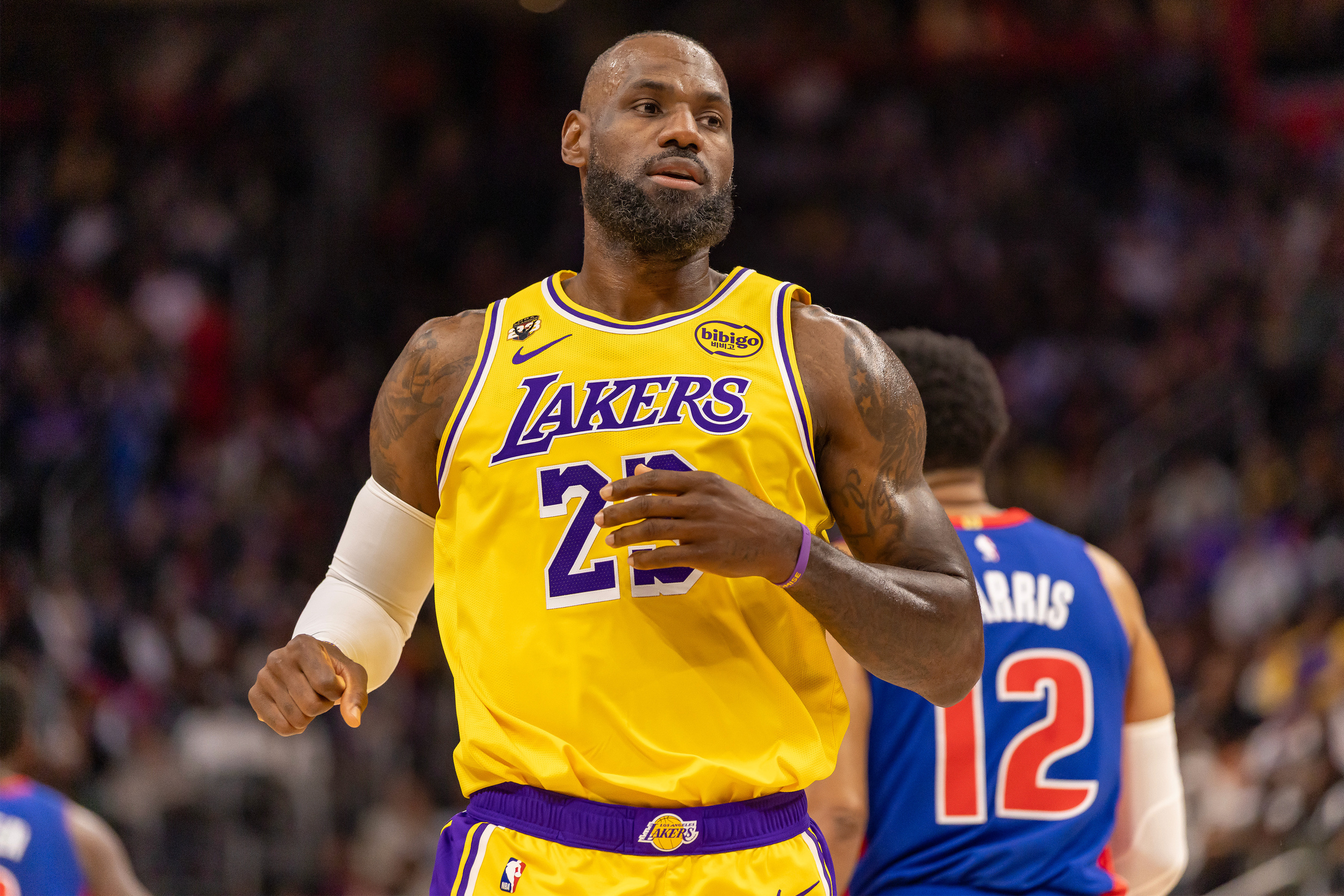 LeBron James posts ugly halftime stat line not seen since 2010