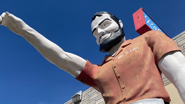 Indy's roadside muffler man 'injured' in hit-and-run