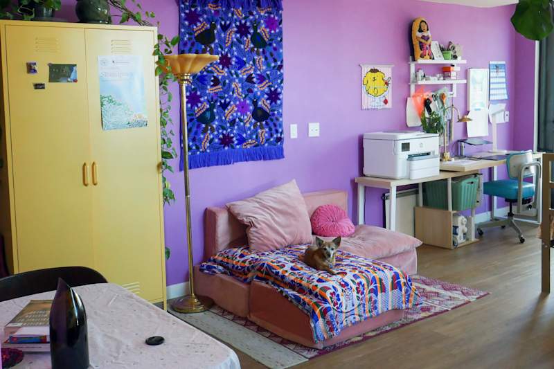 She built her own couch for this 533-square-foot Los Angeles rental ...