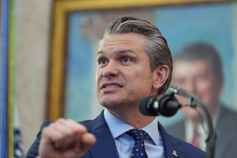 Pete Hegseth caught in embarrassing photo just days after photographer ban