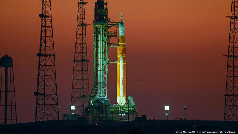 NASA plans moon base instead of orbital lunar station