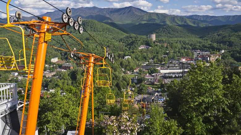 Escape to Tennessee's best mountain towns for peaceful hiking trails ...