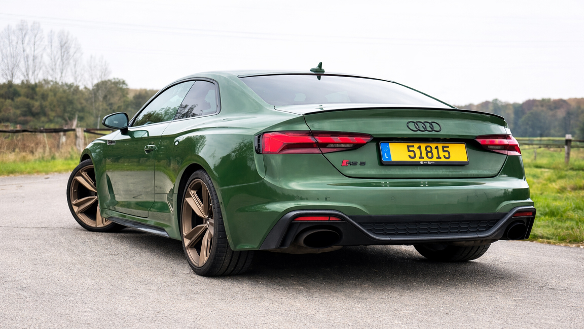 Fast and stable Audi RS5 on the Autobahn