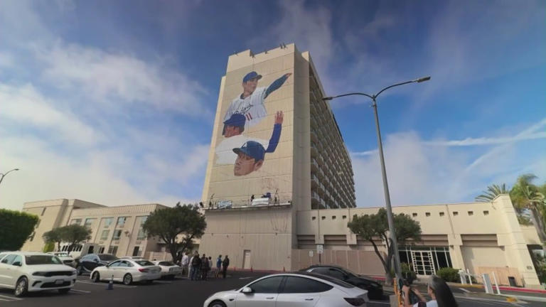 ‘Samurai of the Diamond’ mural of Japanese LA Dodgers pitchers unveiled ...
