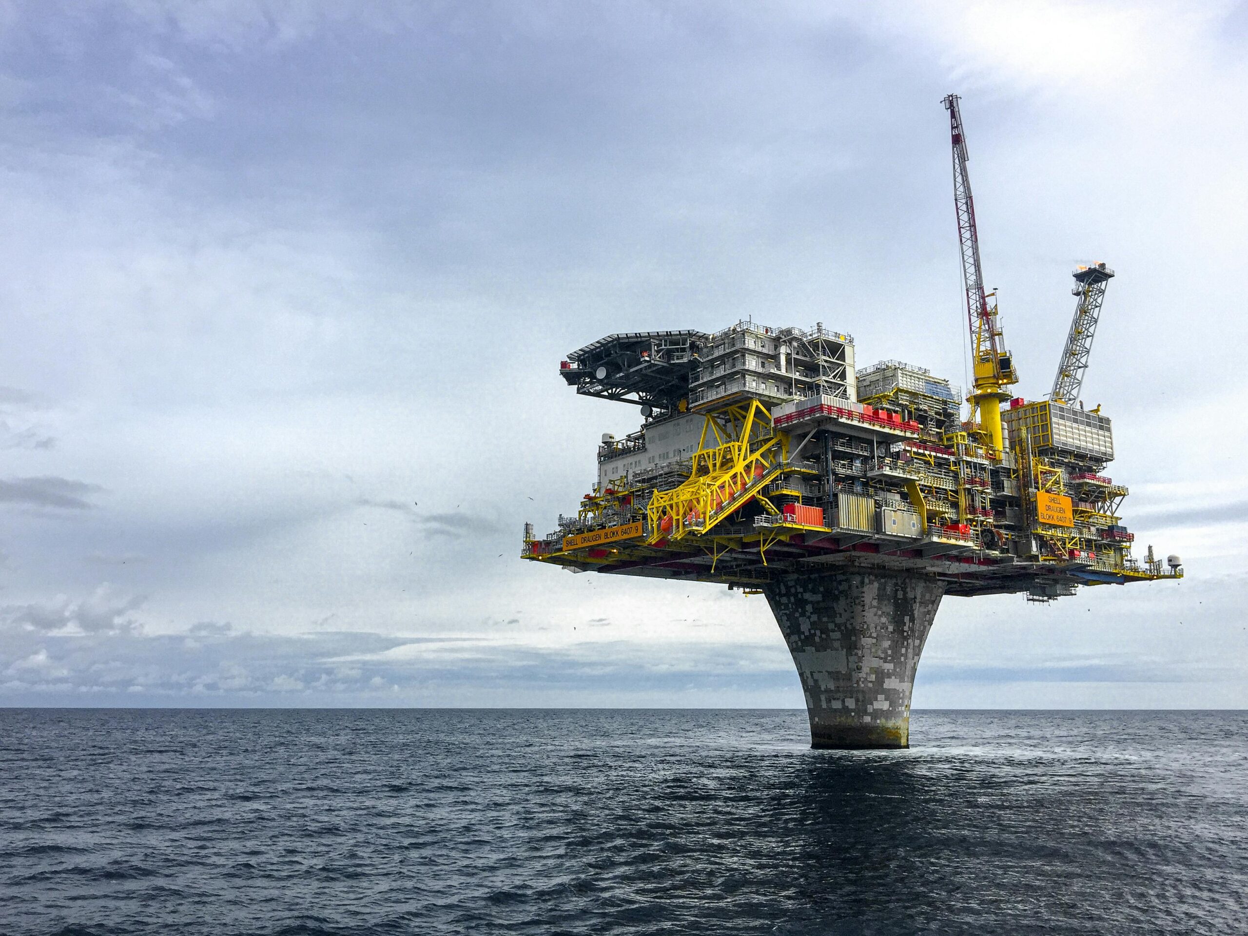 Trump spends $1 billion to kill large offshore wind project