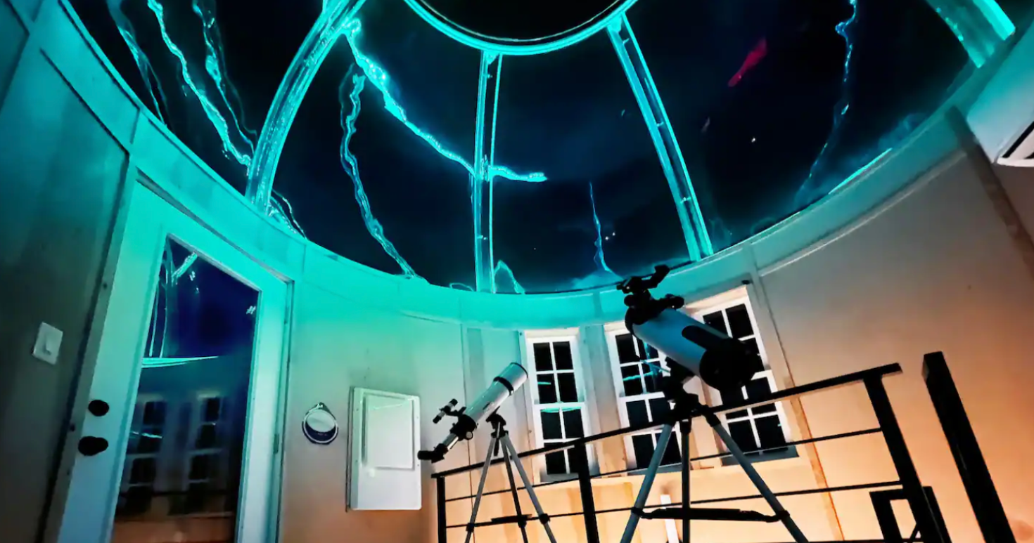 This Arkansas planetarium treehouse offers unforgettable night sky views