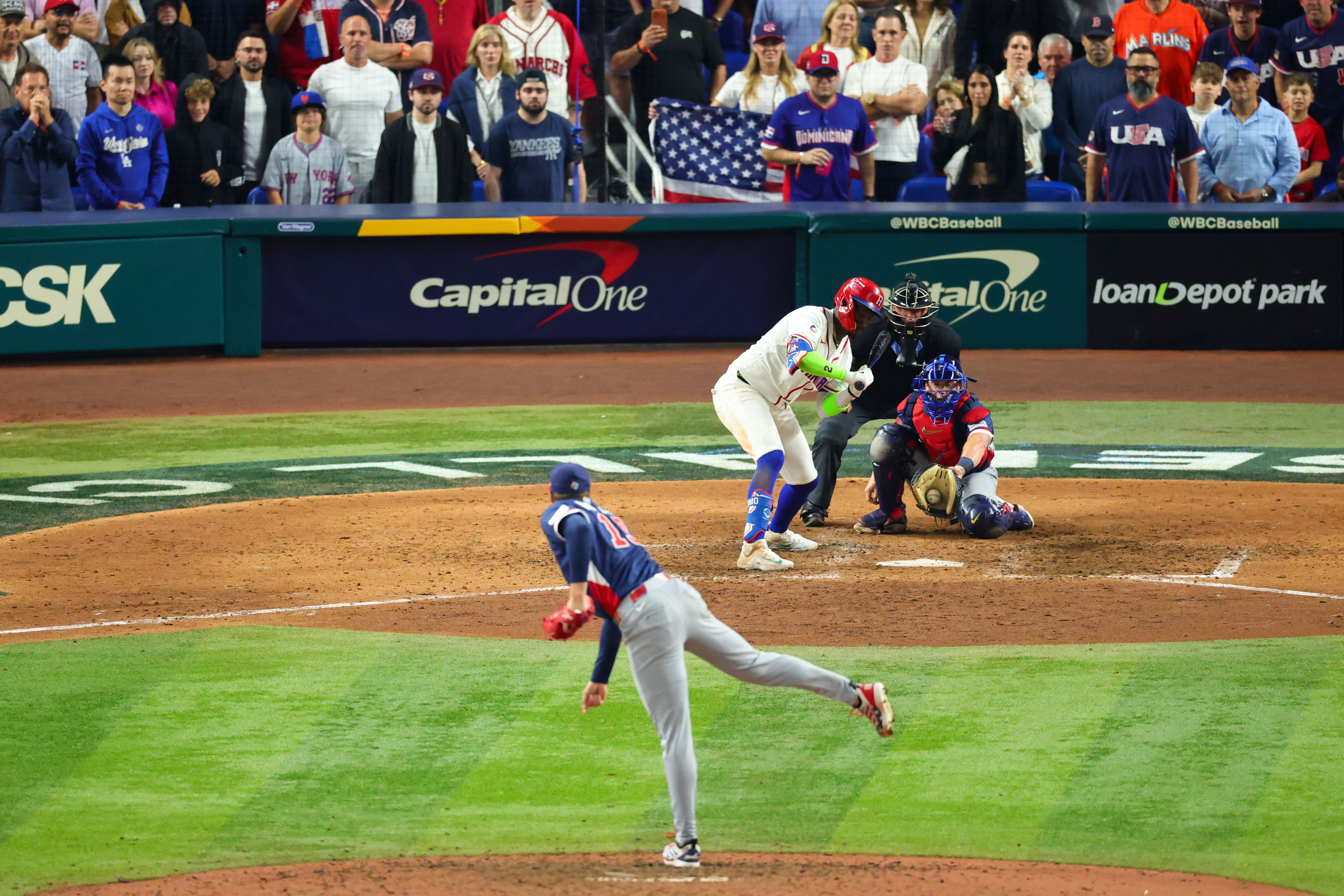 Presidente beer ad features controversial strike 3 call from Dominican ...