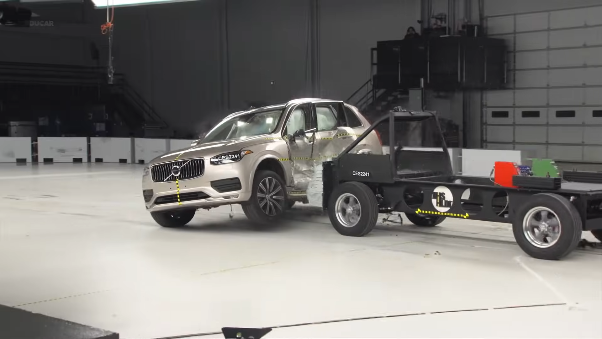 Watch what happens when Volvo XC90 gets in crash on camera