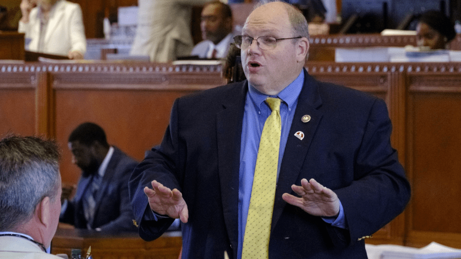 Louisiana advances road safety and driver ID bills