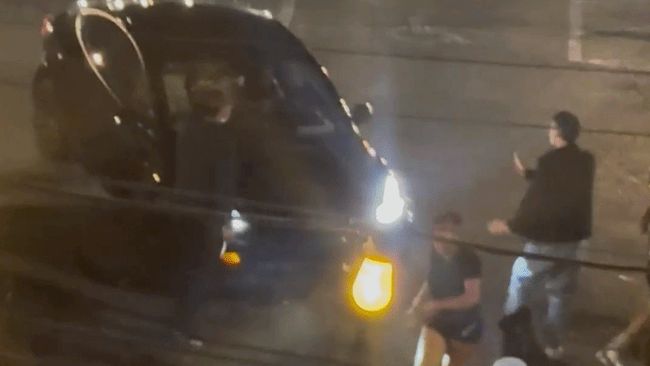 20-year-old arrested after allegedly plowing into pedestrians while ...