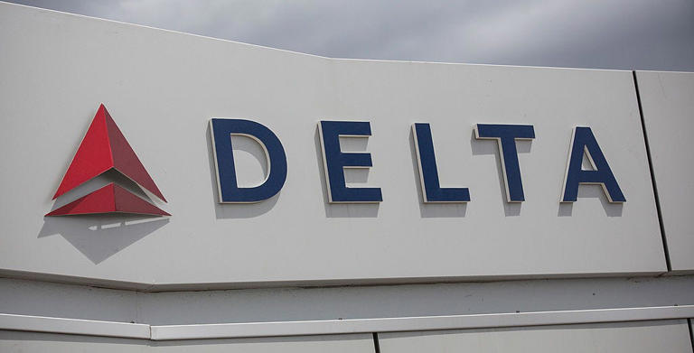 Delta suspends special services for members of Congress amid shutdown