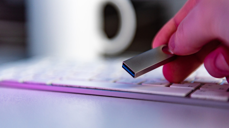 What your USB drive's formats actually mean (and how to change between ...