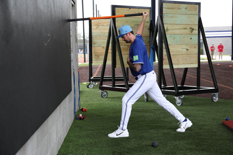 Recently released veteran reliever signs big league deal with Tigers