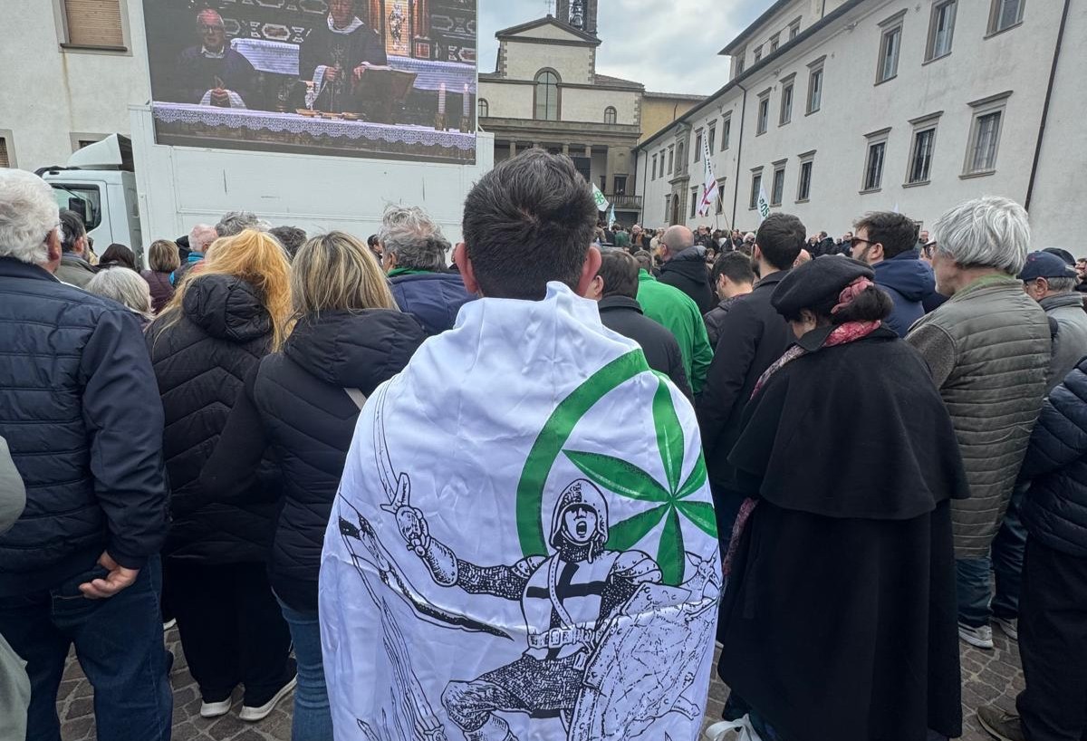 Contesta Salvini ai funerali di Bossi il medese Asnaghi: «Ero lì per ...