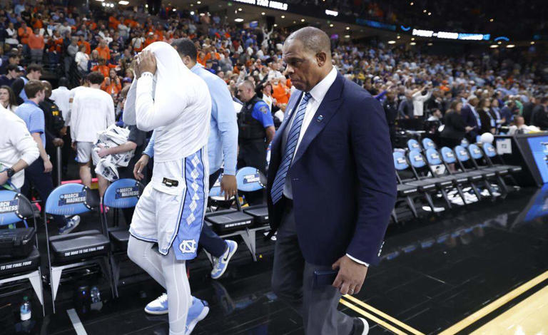 Hubert Davis out as UNC head basketball coach after five years. What we ...