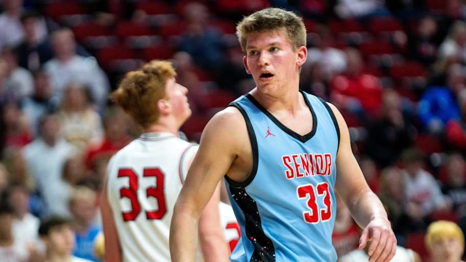 Iowa high school boys basketball player opens recruitment back up