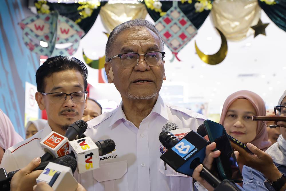 Sacrifice of donor's mother reflects organ donation campaign - Dzulkefly