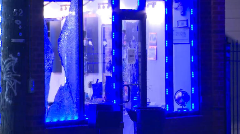 Police investigating shooting outside Atlanta barber shop