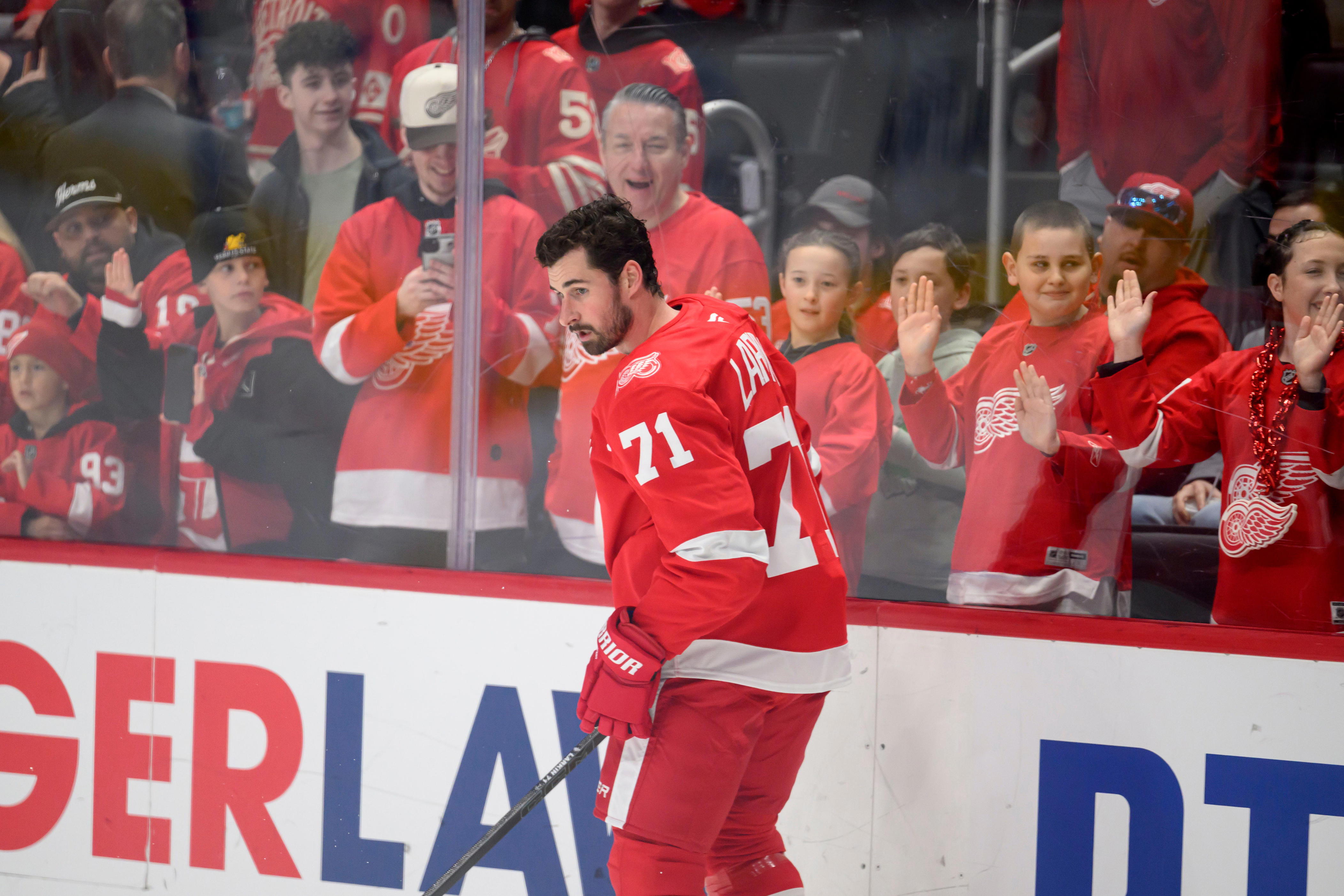 Recap: Senators 3, Wings 2, Larkin scores in return to lineup