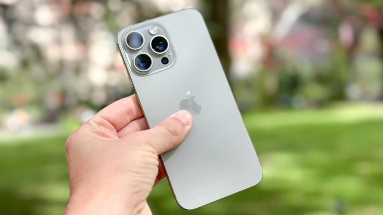 Apple needs to introduce a real iPhone desktop mode — here's why