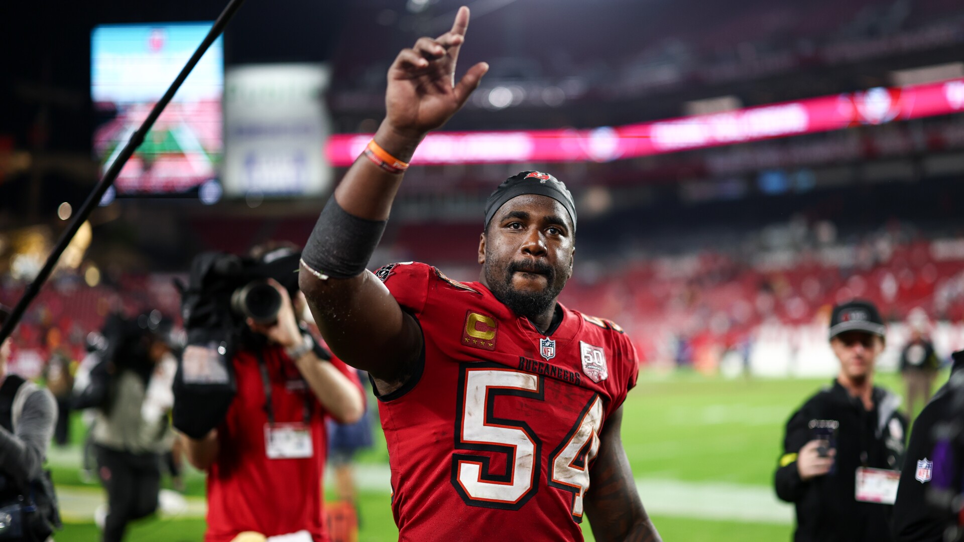 Lavonte David announces his retirement