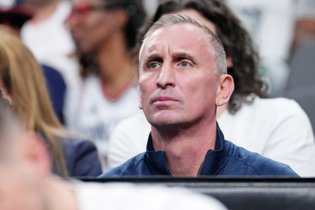 Dan Hurley’s brother Bobby Hurley’s 1993 car accident left him with ...