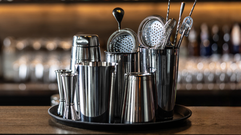 The 12 things you should never say when ordering drinks at a bar