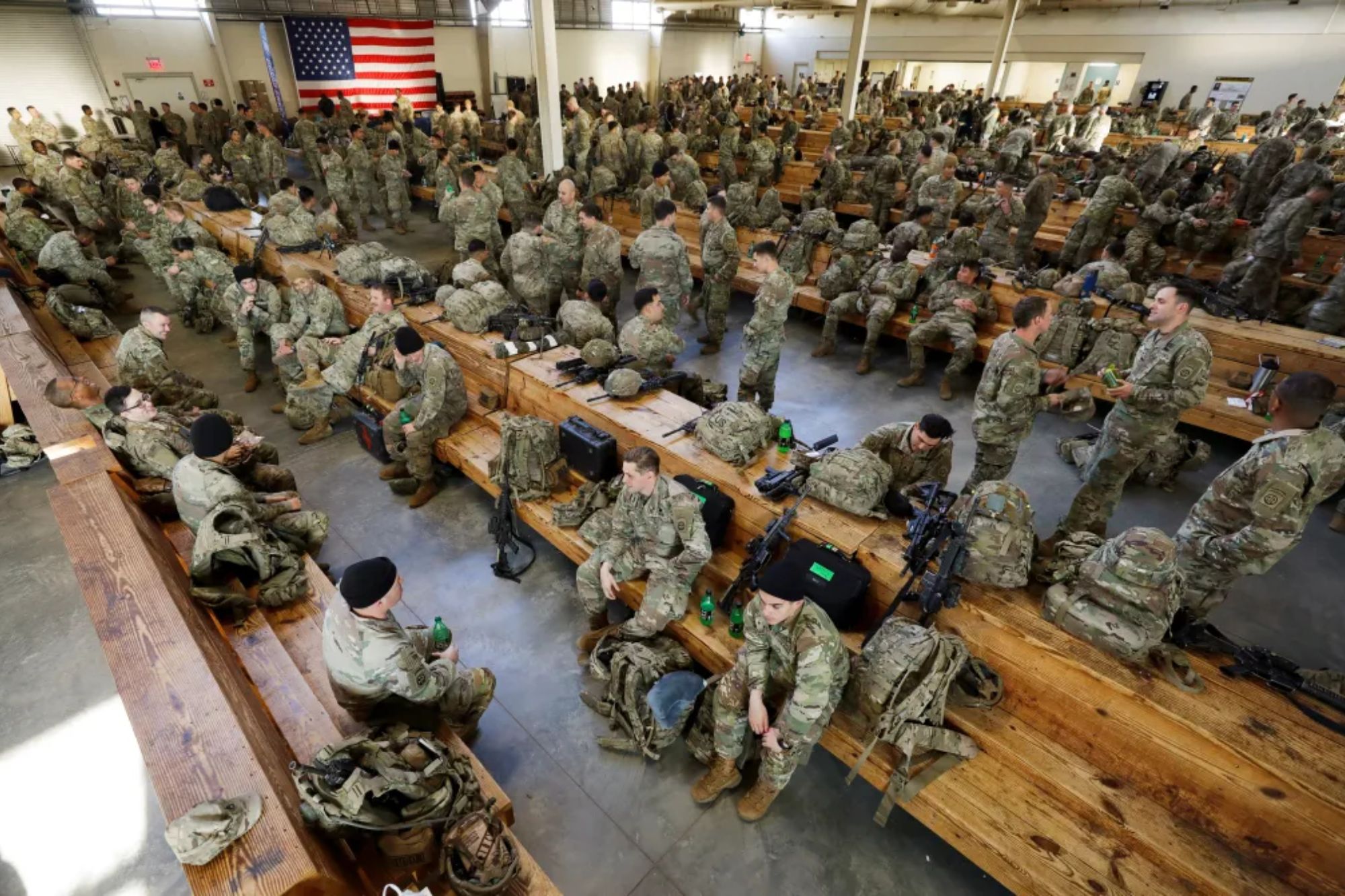 Pentagon prepares 3,000 troops from Army’s elite 82nd Airborne for Iran ...