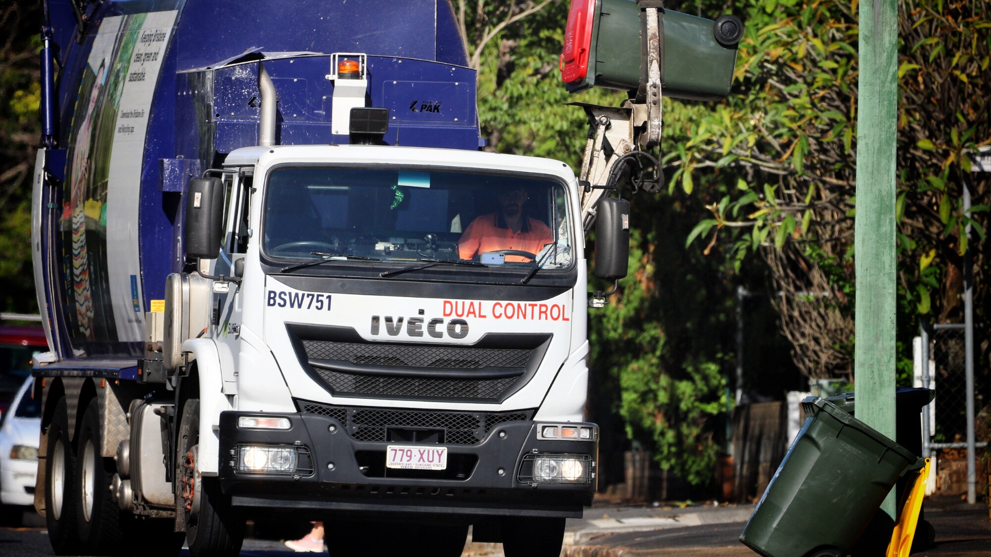 Queensland sets 65 per cent recycling target as waste outpaces ...