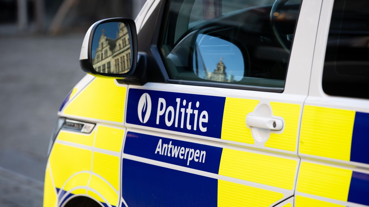 Zware verkeersagressie in Antwerpen: bestuurder rijdt over arm van man ...