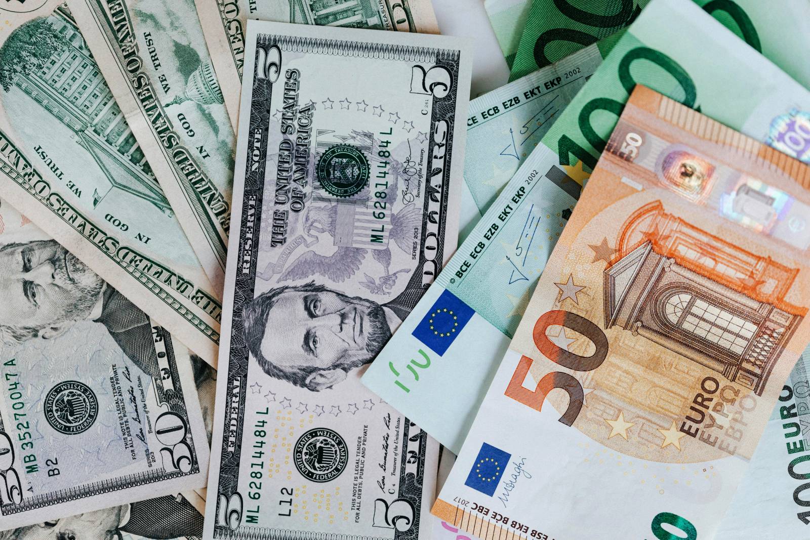Currency markets stall amid uncertainty over US efforts to end Iran war