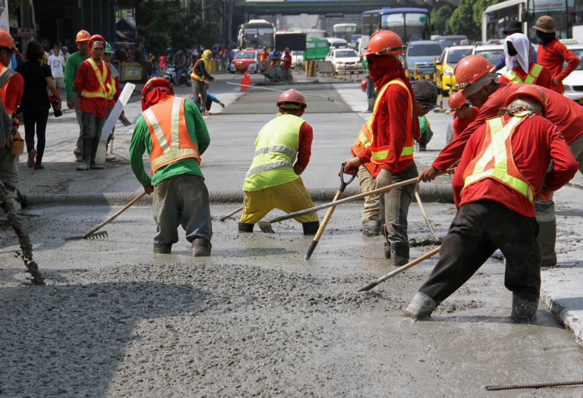 DPWH intensifies road maintenance ahead of Holy Week travel surge