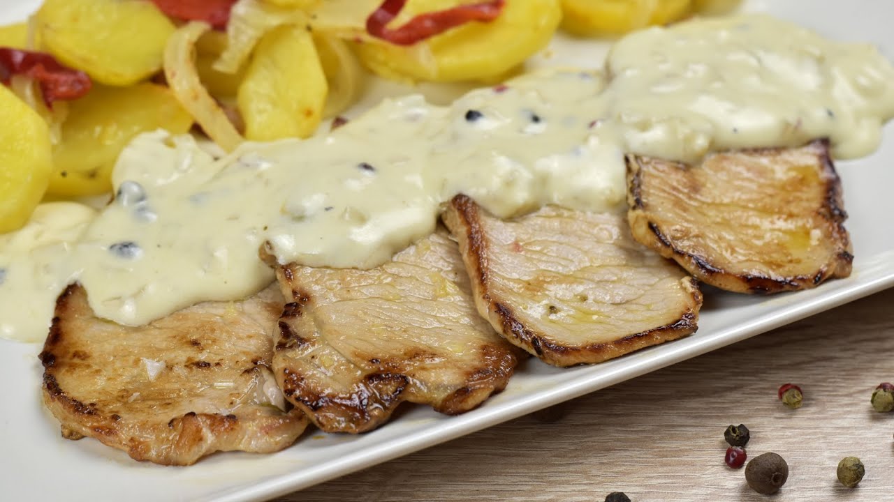 Lomo a la pimienta con patatas panaderas: receta casera fácil y sabrosa