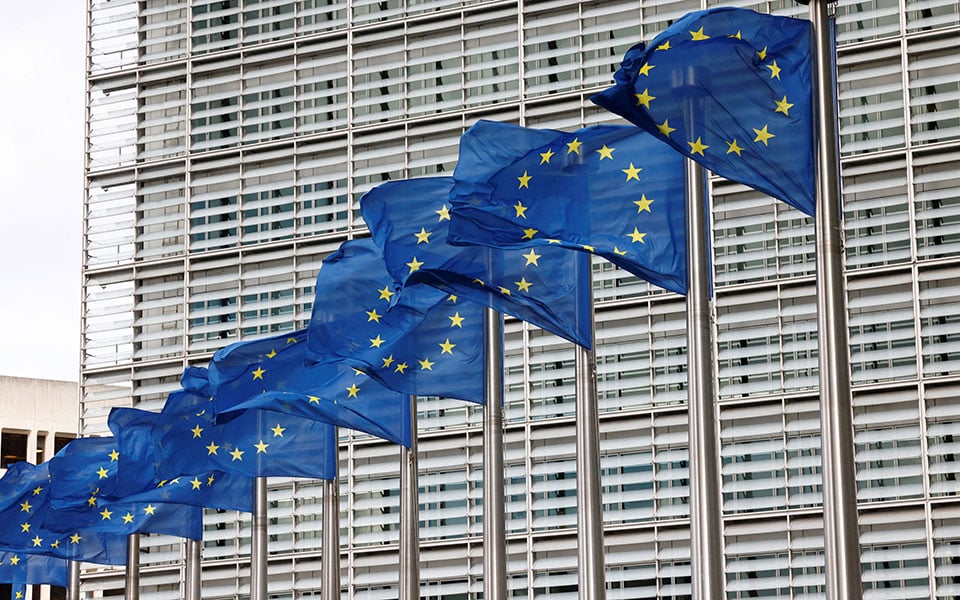 ΕΕ: Προειδοποιεί για αντίμετρα μετά την απειλή Trump για δασμούς 25%