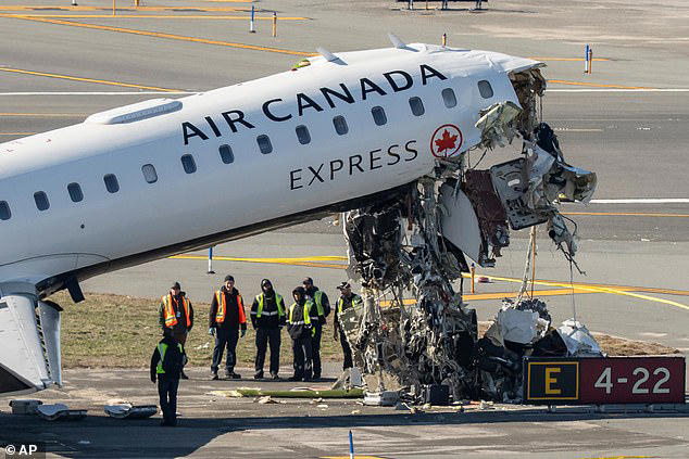 Cockpit audio reveals errors in three minutes before New York crash ...