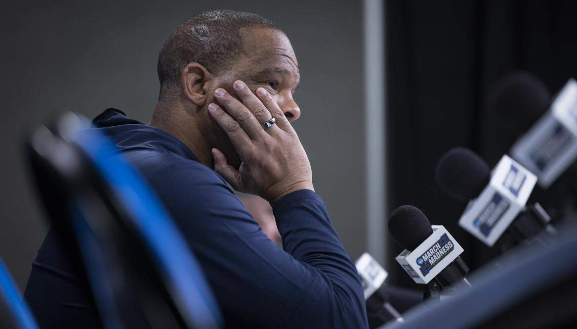 UNC leaders should have stood by Hubert Davis. Instead, they quit on ...