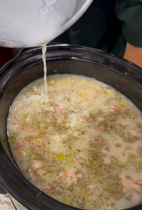 Crockpot New England clam chowder