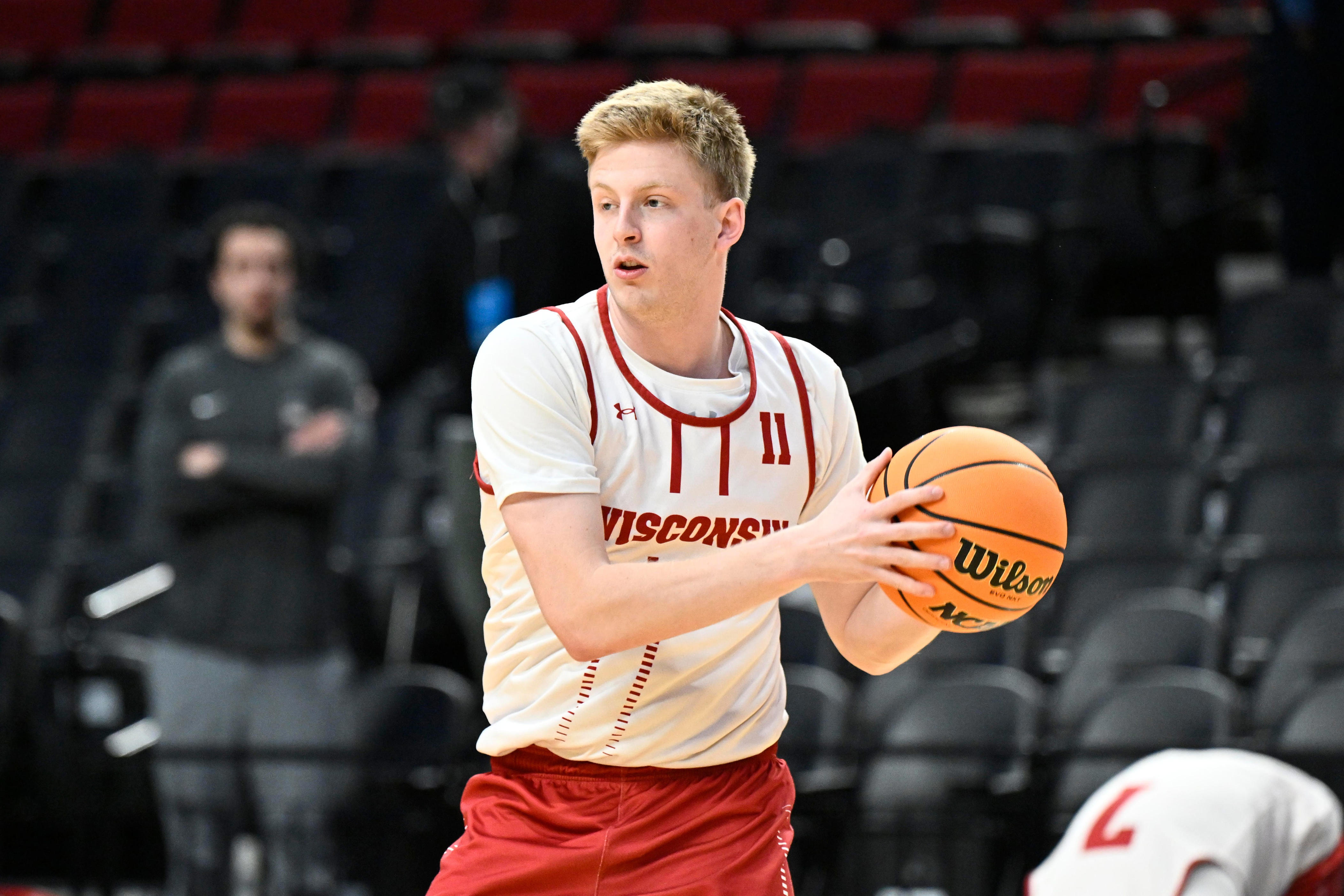 Wisconsin basketball sophomore wing to enter NCAA transfer portal