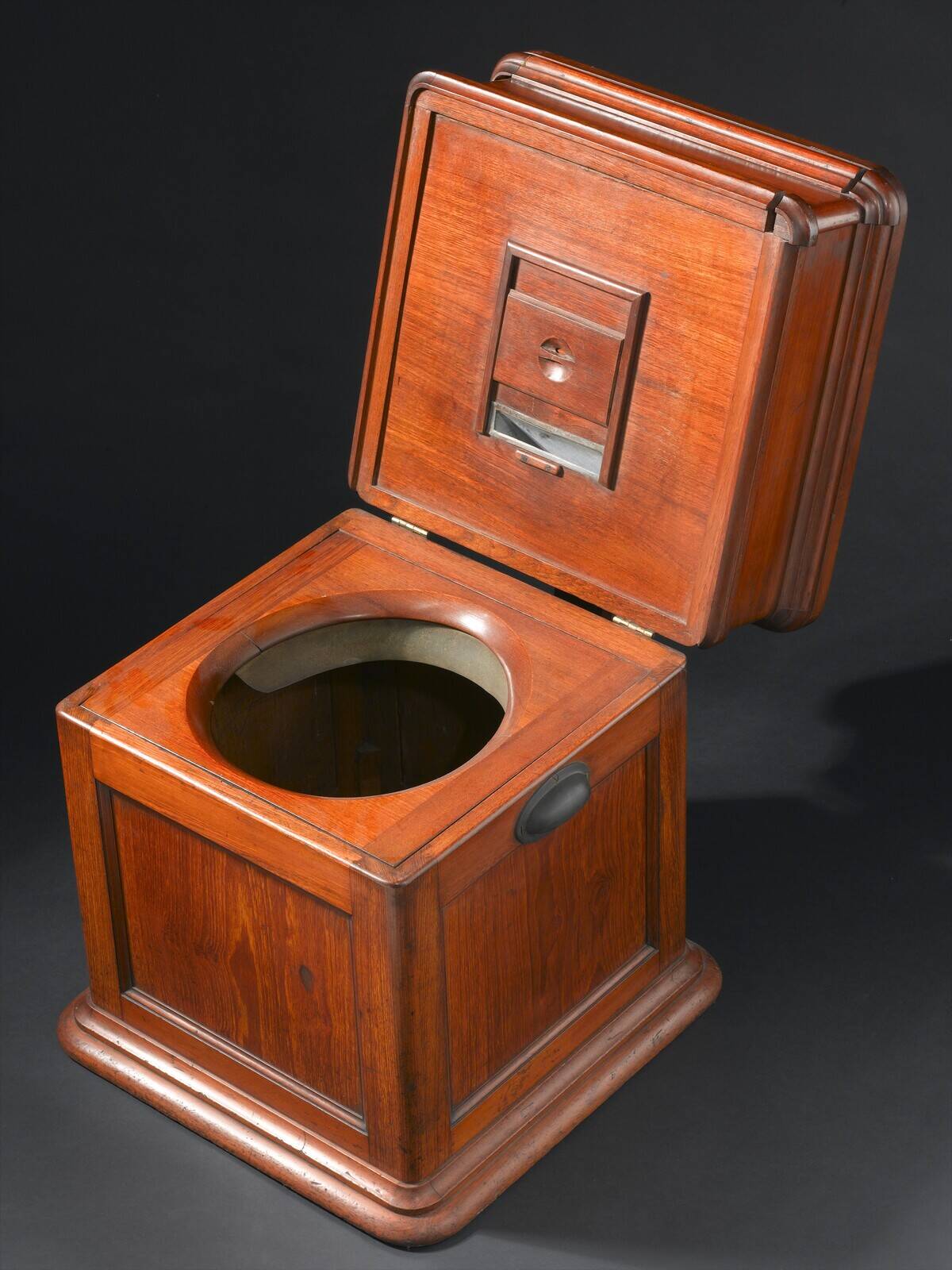17 household items used before modern plumbing