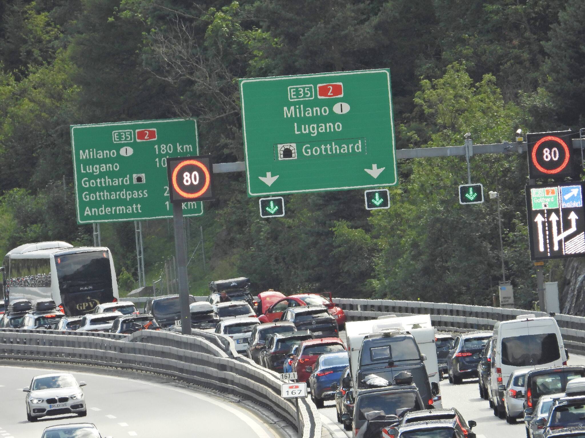 Zusätzlich zur Vignette: Schweiz plant Extra-Gebühr für Durchreisende