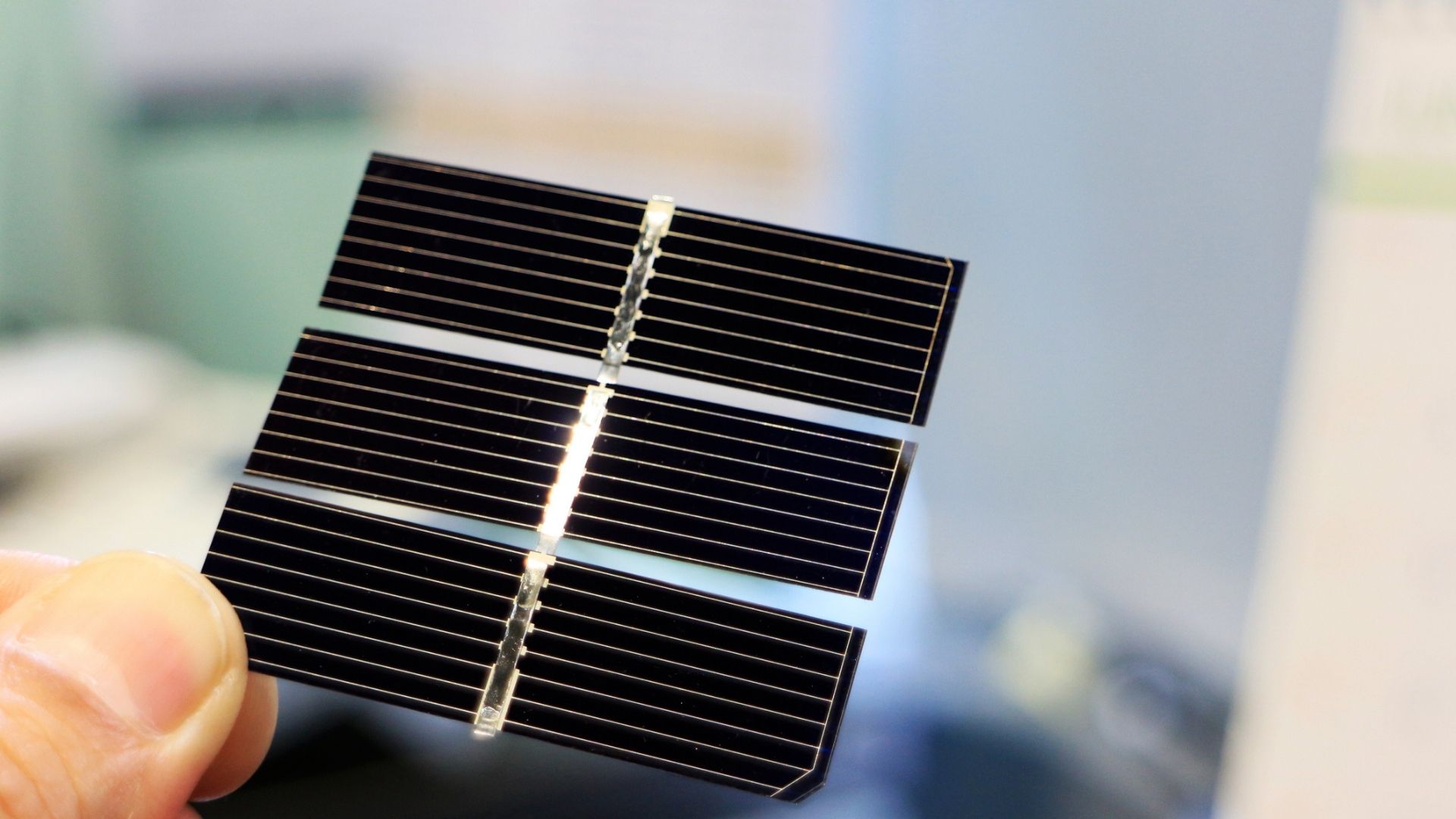 Scientists build bifacial solar cells topping 32% efficiency with new ...