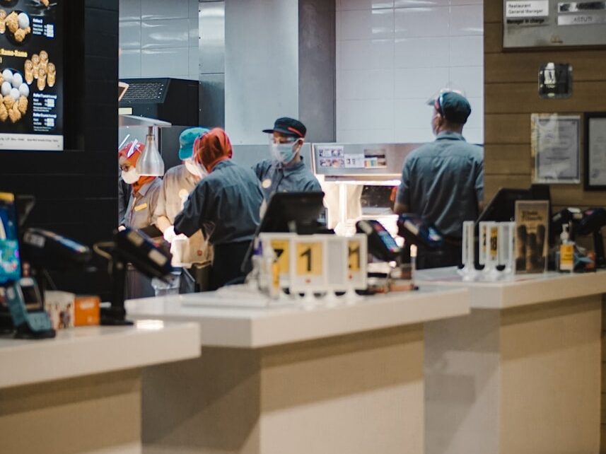 15 things you should never say to a fast food worker