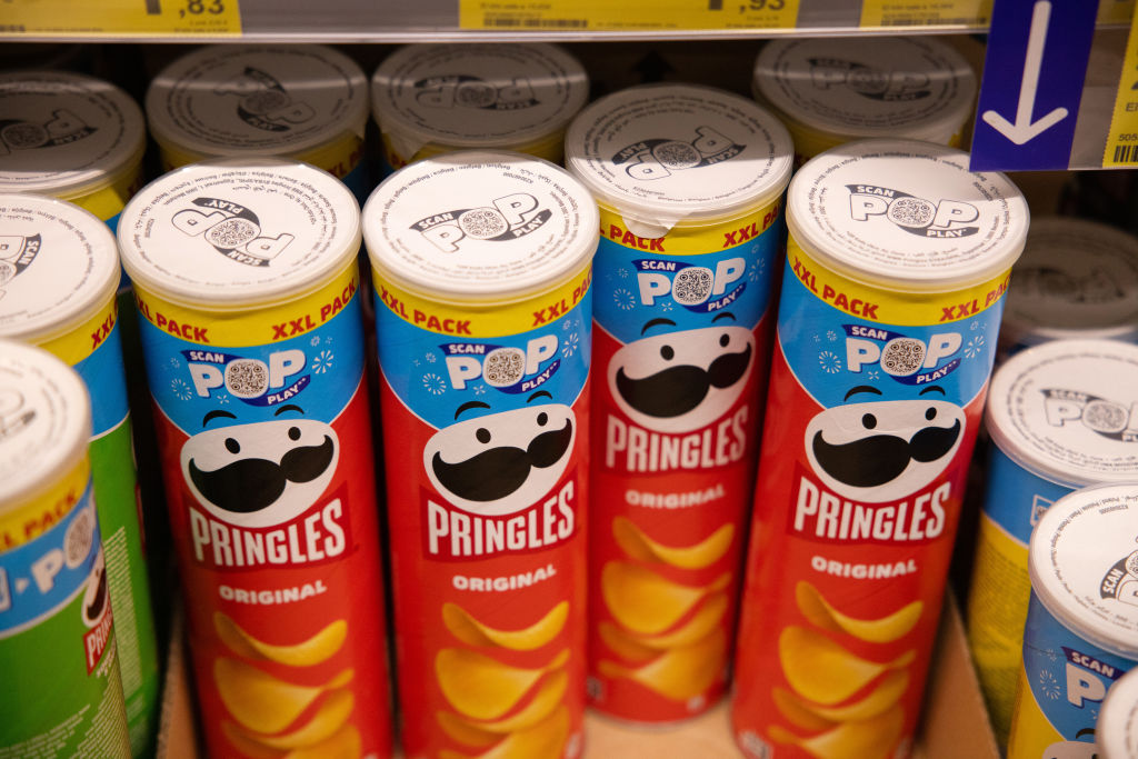 Pringles and fast food giant launch two new crisp flavours that will ...