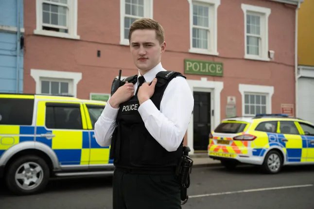 Hope Street actor Finnian Garbutt, 28, reveals he’s in hospice care ...