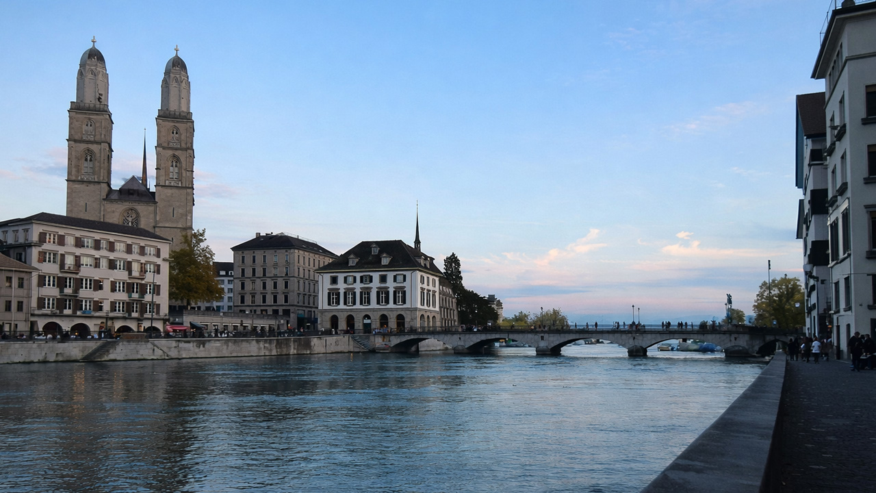 Ein ruhiger Ausblick am Fluss in Zürich, den du erleben solltest